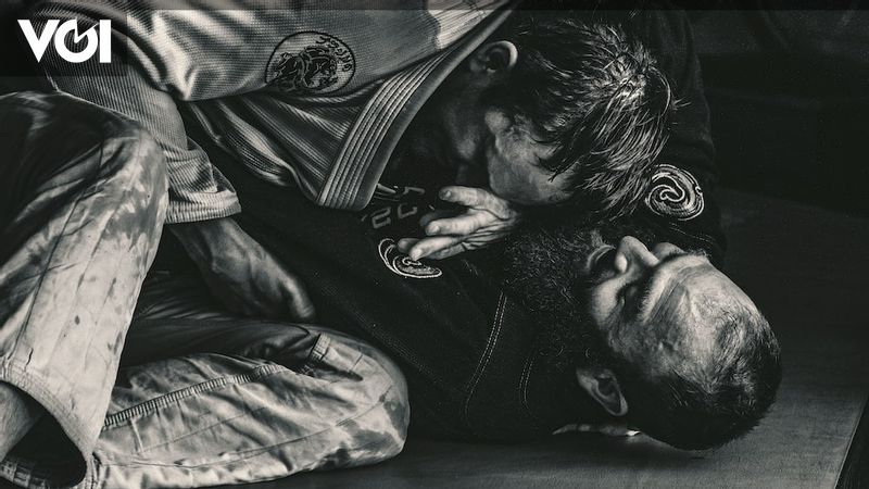 Jiu Jitsu's Powerful Basic Technique To Disable Instant Opponents