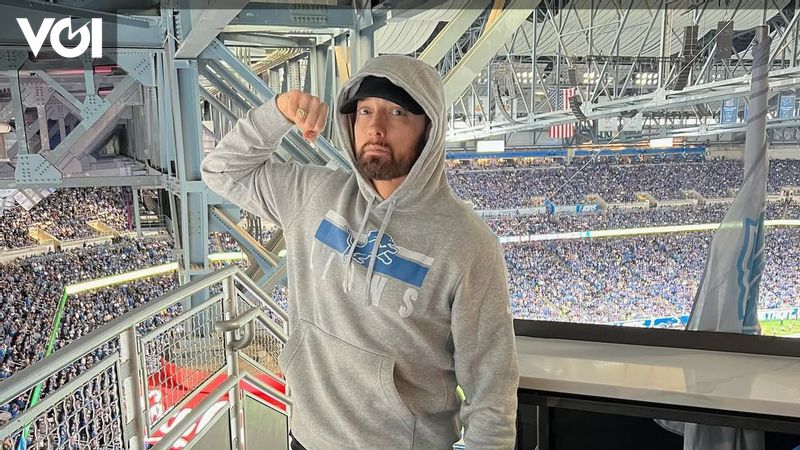Officially Becoming A Grandfather, Eminem Welcomes The Birth Of His ...
