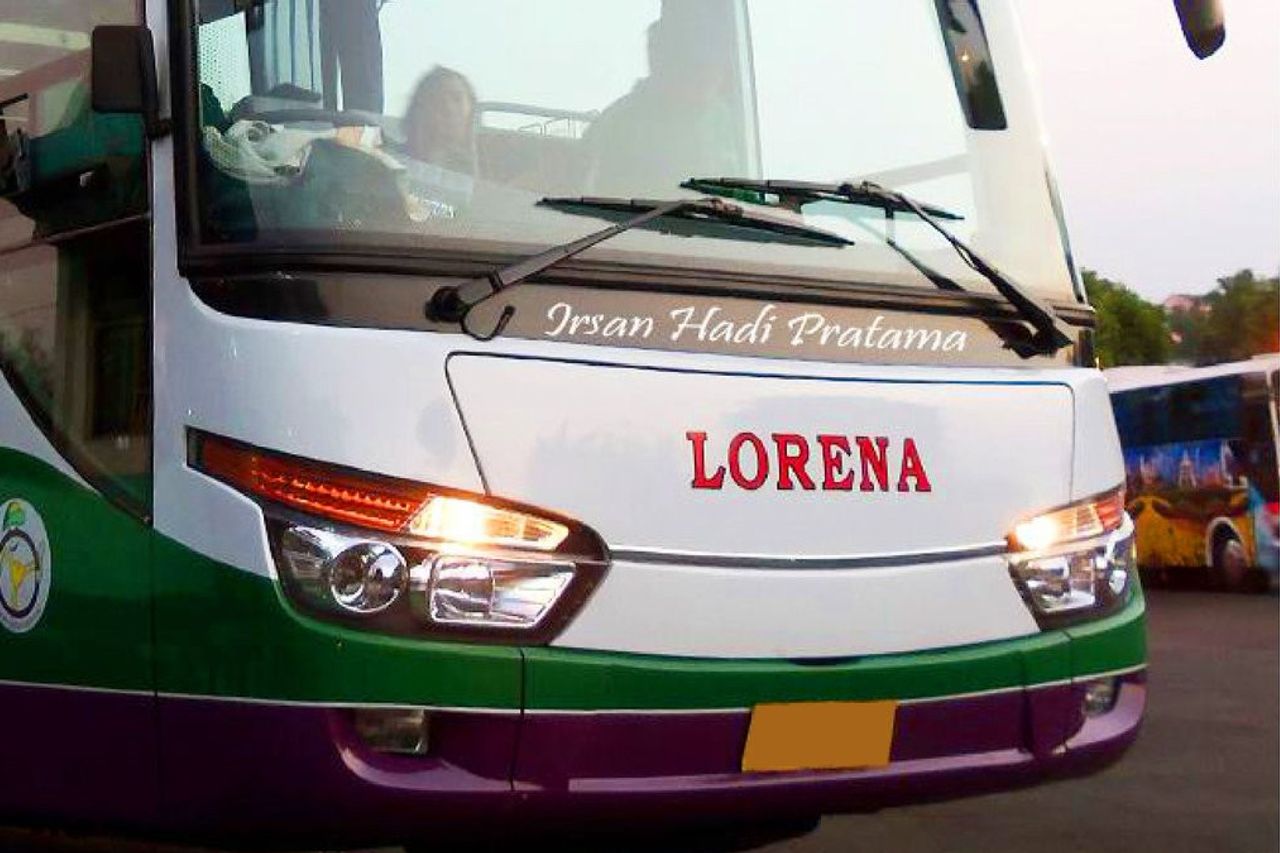 Lorena Bus Logo