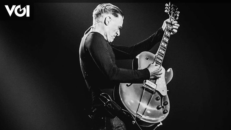 Bryan Adams Holds Asian Tour, Indonesia Is Not On The Rocker Concert List