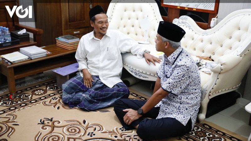 Ganjar Pranowo Belajar Kelola Permasalahan Dengan Gus Baha