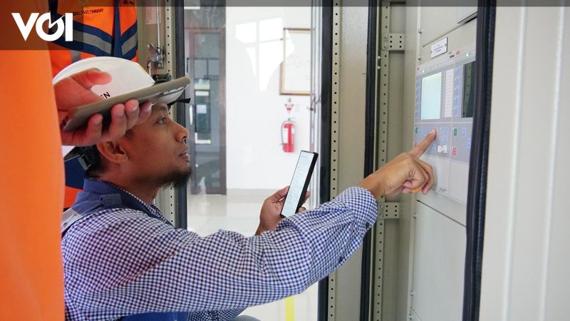 PLN Sambung Listrik ke 230 Pelanggan di Jakarta PLN Sambung Listrik ke 230 Pelanggan di Jakarta