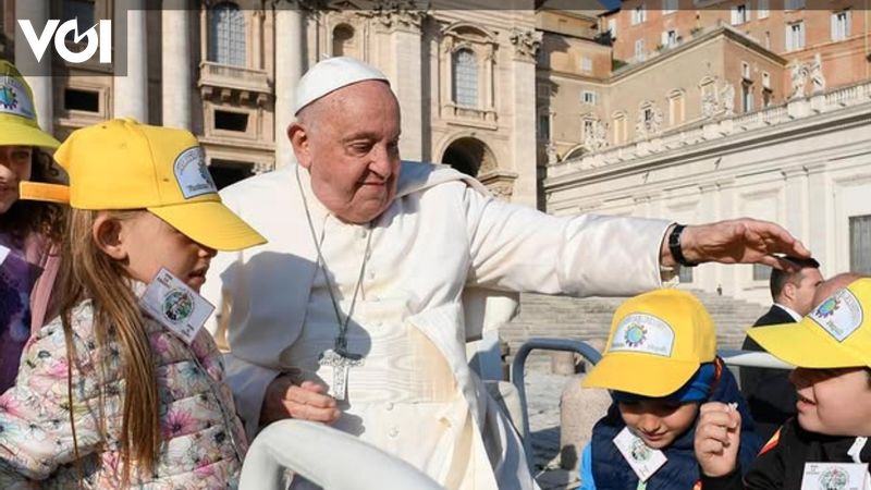 Pope Francis Is Getting Better A Little, Still Continues Treatment At ...