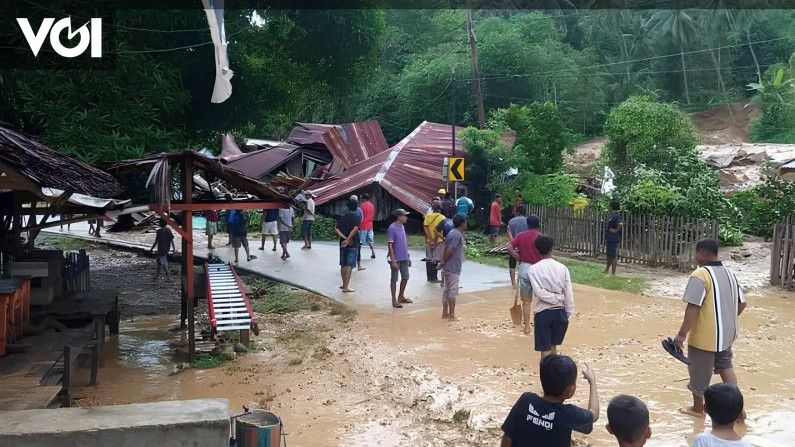 Flood And Landslides Victims In Buol Regency, Central Sulawesi Need ...