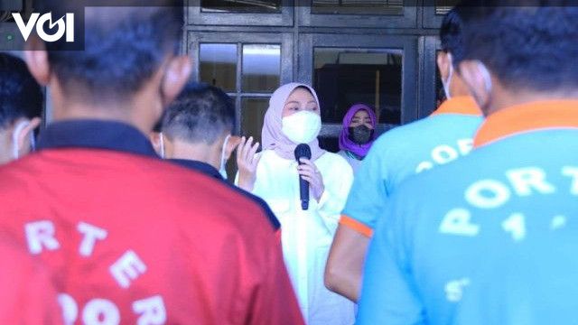Kehadirannya Sangat Membantu, Menaker Apresiasi Pelayanan Porter ...