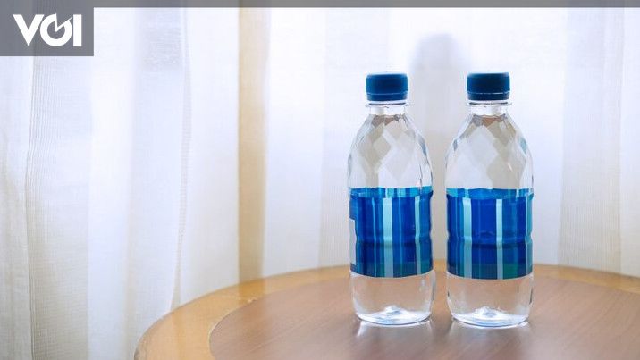 Bahaya Minum Air Mineral dalam Botol Plastik, Ini Fakta yang Perlu ...