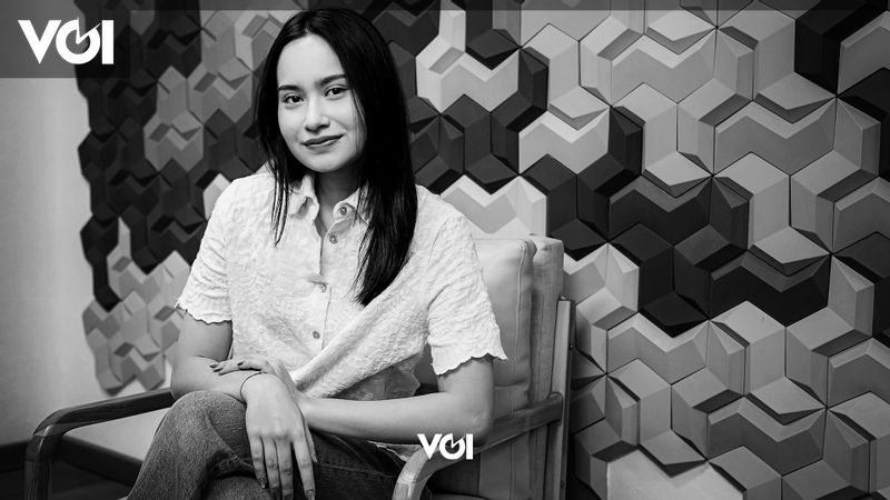 Exclusive Satine Zaneta: Find Yourself Through Music And Acting